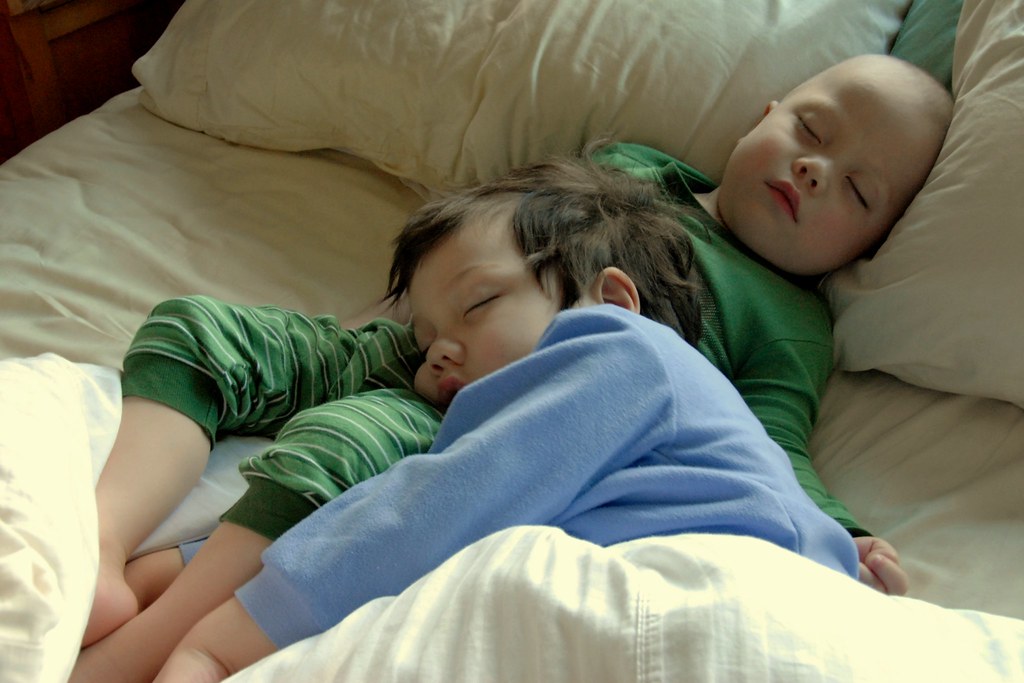 How to Keep Your Kids Warm at Night: Tips for Cozy and Comfortable ...